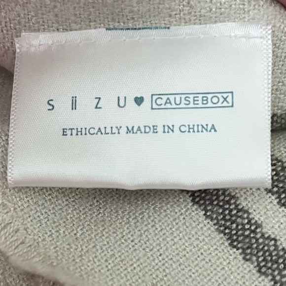 Siizu | Accessories | Sale New Siizu Poncho In Cream 0 Biodegradable ...